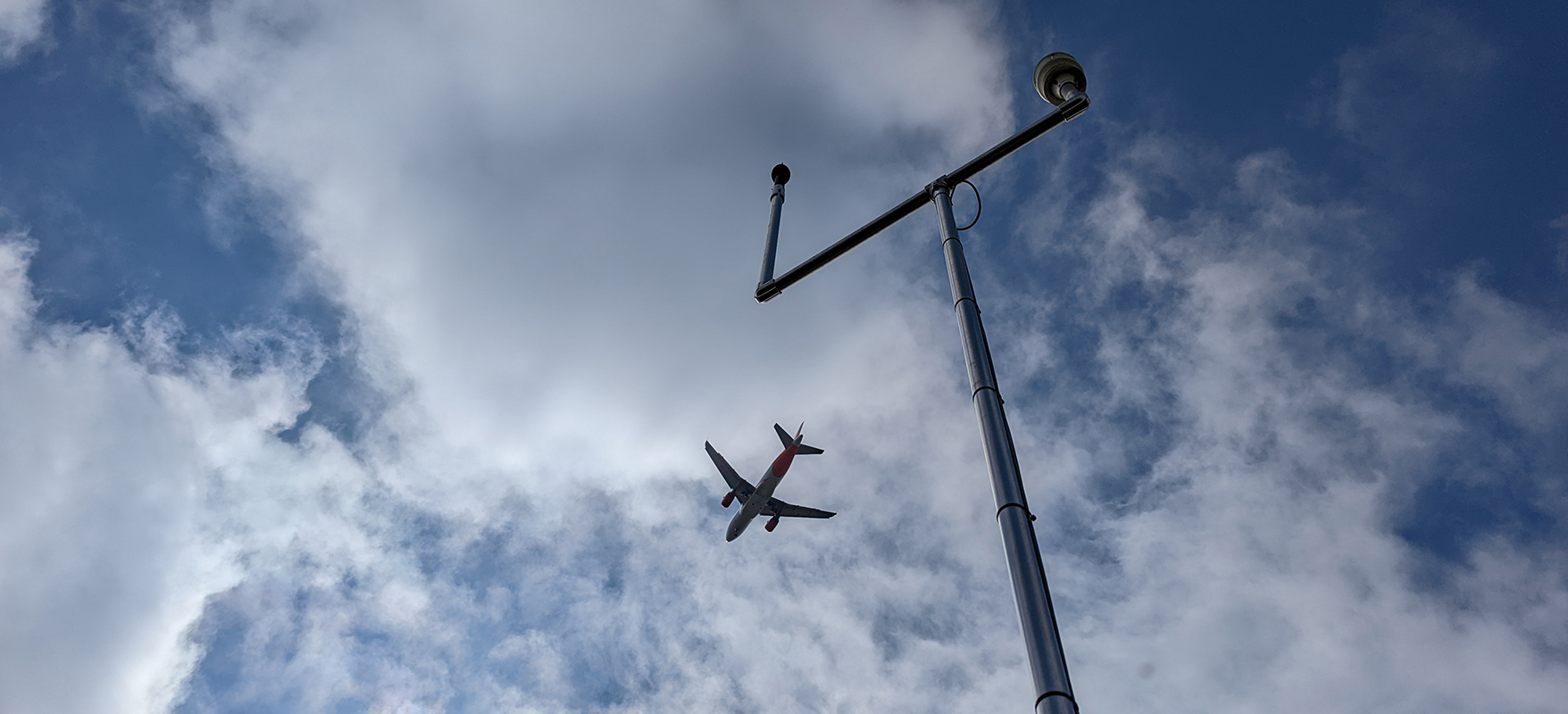 L’aéroport met en ligne les trajectoires des avions et la mesure du ...